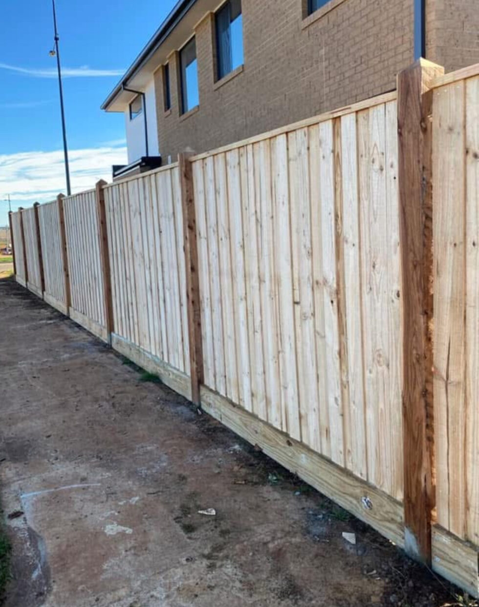 Timber Paling Fencing | Ramsar Fencing